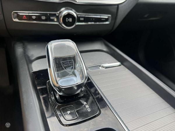 Pelēks Volvo XC60 2019 Kauņa, ar dzinēja tilpumu 1.97 L un nobraukumu 169 tūkst. km par 18100 €, foto 8 vietnē AUTOMOTO.COM.LV