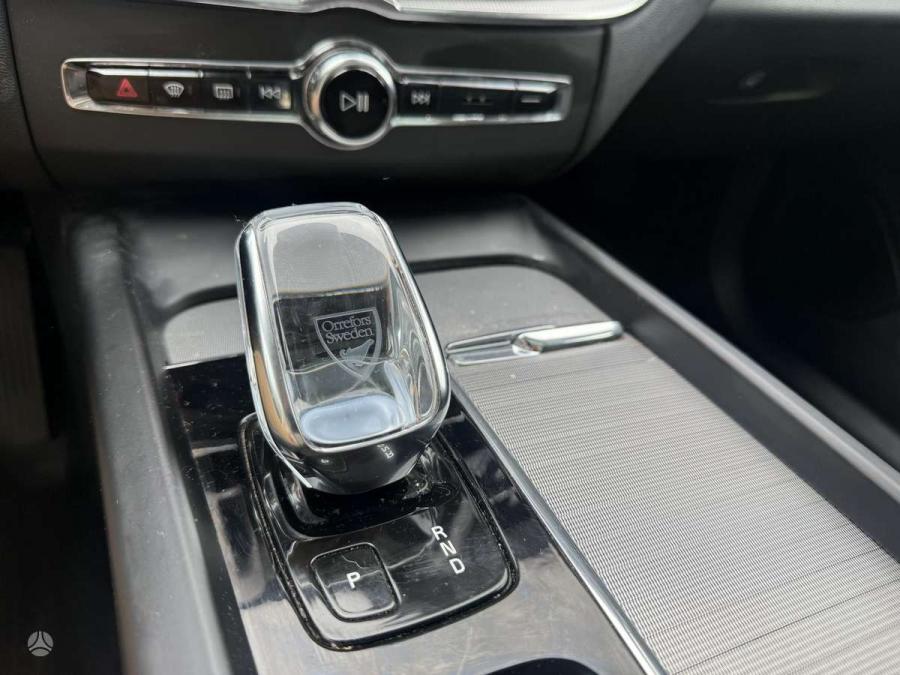 Pelēks Volvo XC60 2019 Kauņa, ar dzinēja tilpumu 1.97 L un nobraukumu 169 tūkst. km par 18100 €, foto 8 vietnē AUTOMOTO.COM.LV