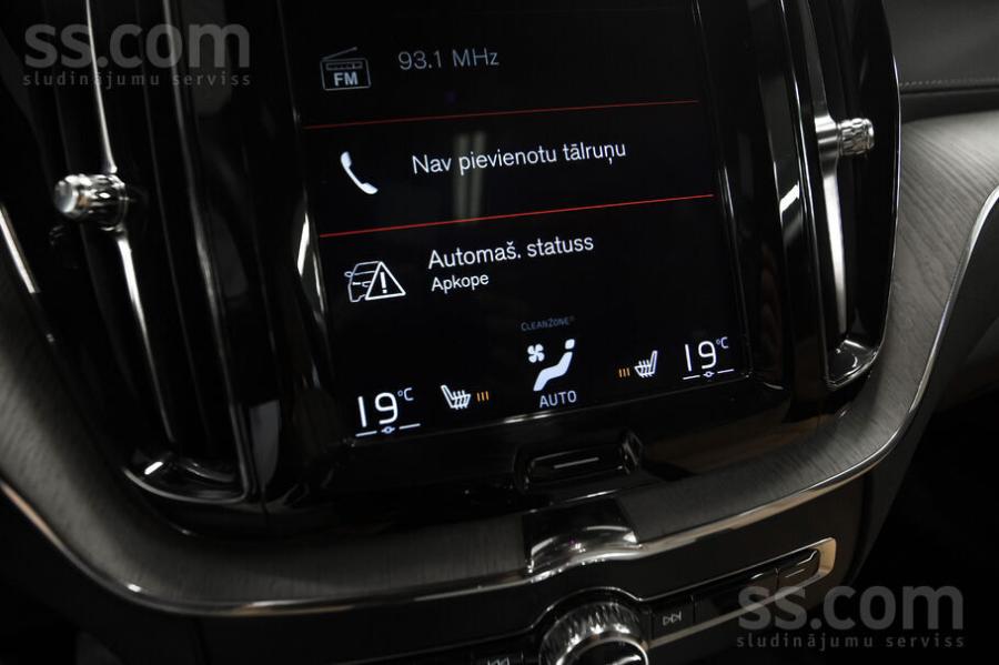 Pelēks Volvo XC60 2019 Tukums, ar dzinēja tilpumu 2.00 L un nobraukumu 160 tūkst. km par 23300 €, foto 21 vietnē AUTOMOTO.COM.LV