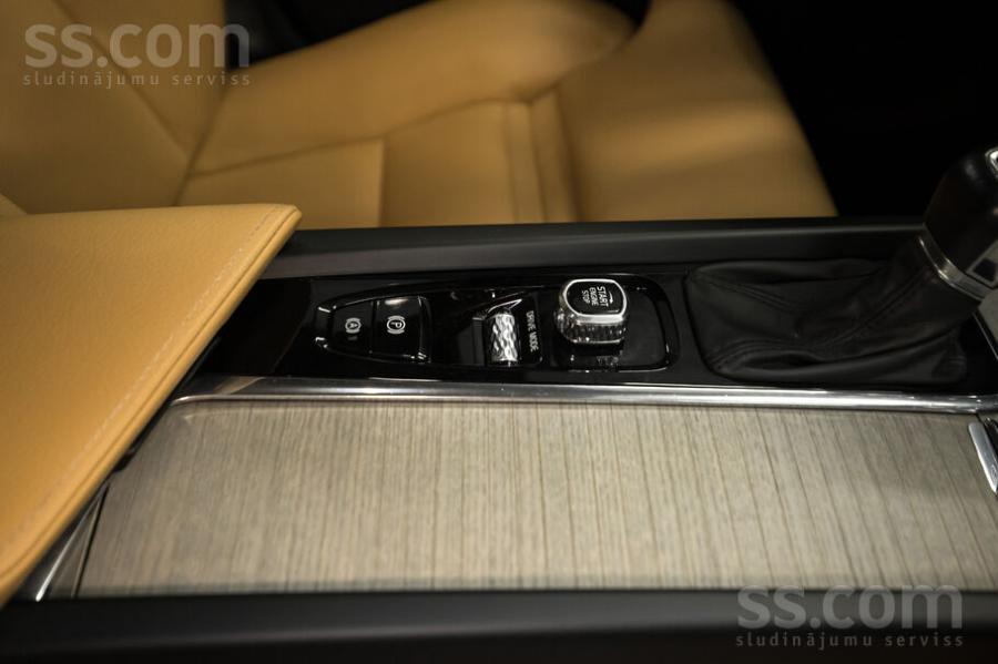 Pelēks Volvo XC60 2019 Tukums, ar dzinēja tilpumu 2.00 L un nobraukumu 160 tūkst. km par 23300 €, foto 22 vietnē AUTOMOTO.COM.LV
