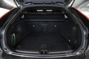Pelēks Volvo XC60 2019 Tukums, ar dzinēja tilpumu 2.00 L un nobraukumu 160 tūkst. km par 23300 €, foto 34 vietnē AUTOMOTO.COM.LV