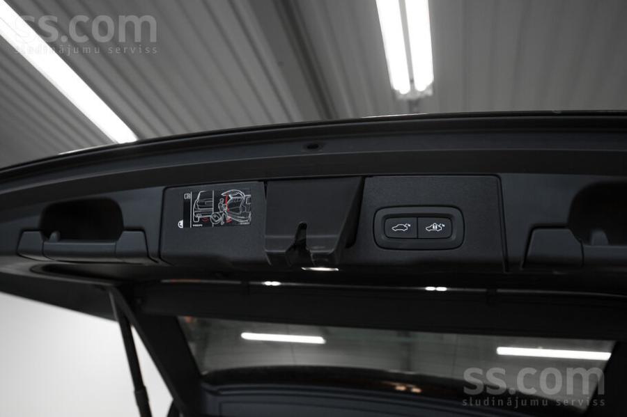 Pelēks Volvo XC60 2019 Tukums, ar dzinēja tilpumu 2.00 L un nobraukumu 160 tūkst. km par 23300 €, foto 35 vietnē AUTOMOTO.COM.LV