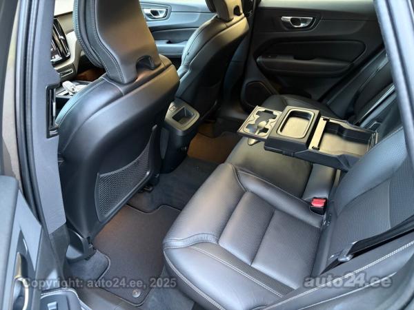Pelēks Volvo XC60 2020 Tallina, ar dzinēja tilpumu 2.00 L un nobraukumu 104 tūkst. km par 32900 €, foto 11 vietnē AUTOMOTO.COM.LV