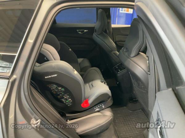 Pelēks Volvo XC60 2020 Tallina, ar dzinēja tilpumu 2.00 L un nobraukumu 150 tūkst. km par 28150 €, foto 10 vietnē AUTOMOTO.COM.LV