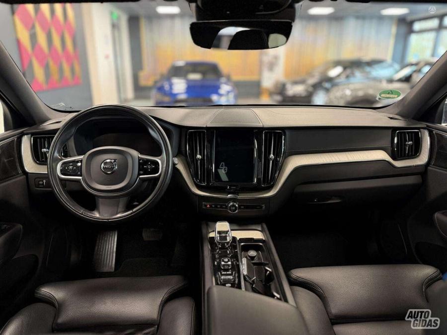 Grey Volvo XC60 2020 in Klaipeda, with an engine capacity of 2.00 L and mileage of 170 thousand km for 27750 €, photo 6 on AUTOMOTO.COM.LV