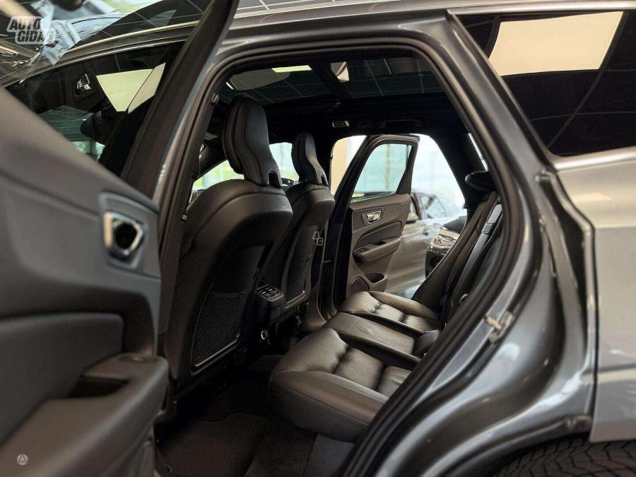 Grey Volvo XC60 2020 in Klaipeda, with an engine capacity of 2.00 L and mileage of 170 thousand km for 27750 €, photo 19 on AUTOMOTO.COM.LV