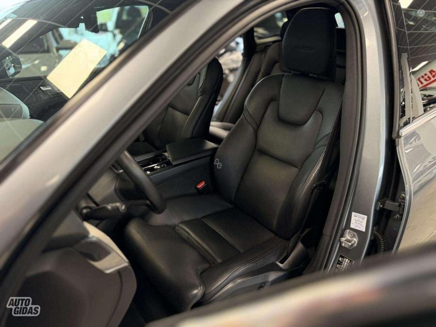 Grey Volvo XC60 2020 in Klaipeda, with an engine capacity of 2.00 L and mileage of 170 thousand km for 27750 €, photo 35 on AUTOMOTO.COM.LV