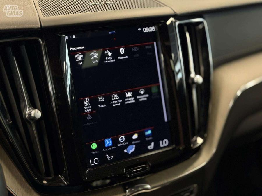 Grey Volvo XC60 2020 in Klaipeda, with an engine capacity of 2.00 L and mileage of 170 thousand km for 27750 €, photo 38 on AUTOMOTO.COM.LV