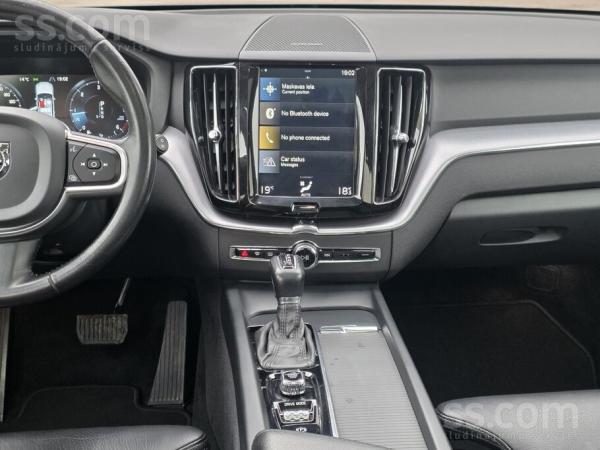 Pelēks Volvo XC60 2020 Rīga, ar dzinēja tilpumu 2.00 L un nobraukumu 0 tūkst. km par 20990 €, foto 5 vietnē AUTOMOTO.COM.LV