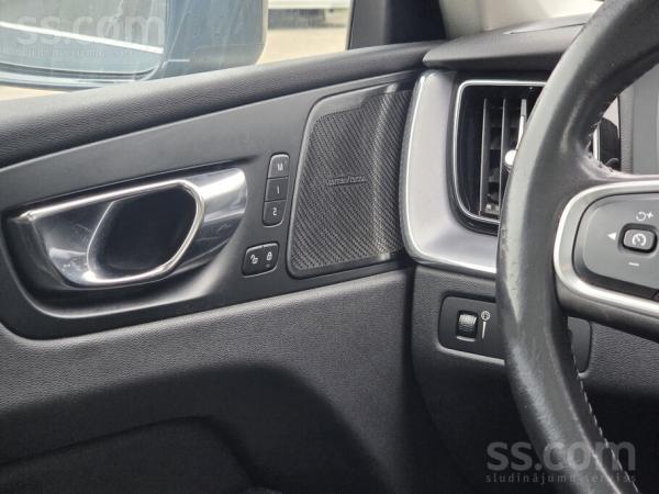 Pelēks Volvo XC60 2020 Rīga, ar dzinēja tilpumu 2.00 L un nobraukumu 0 tūkst. km par 20990 €, foto 6 vietnē AUTOMOTO.COM.LV