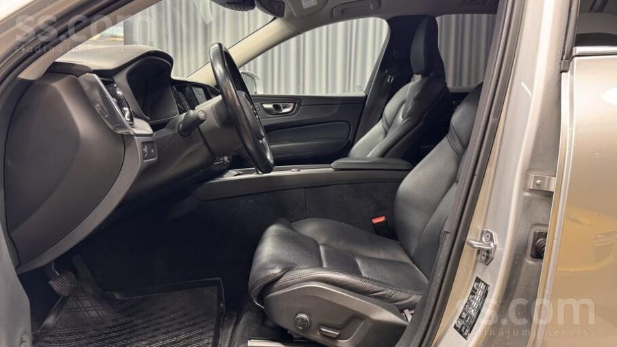 Pelēks Volvo XC60 2020 Rīga, ar dzinēja tilpumu 2.00 L un nobraukumu 165 tūkst. km par 23490 €, foto 9 vietnē AUTOMOTO.COM.LV