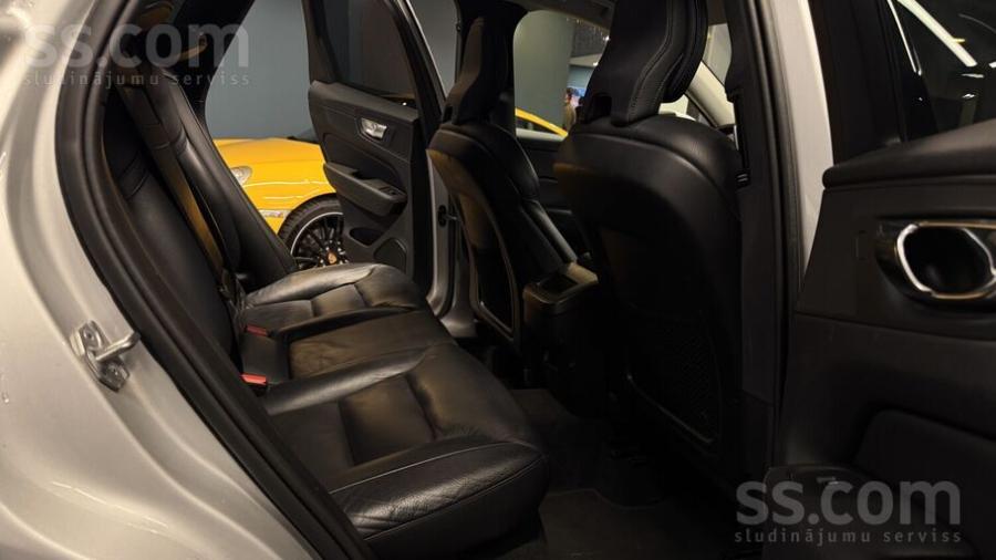 Pelēks Volvo XC60 2020 Rīga, ar dzinēja tilpumu 2.00 L un nobraukumu 165 tūkst. km par 23490 €, foto 21 vietnē AUTOMOTO.COM.LV