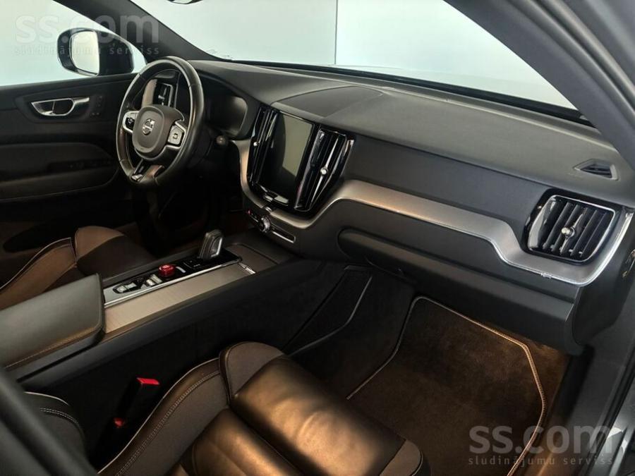 Pelēks Volvo XC60 2020 Rīga, ar dzinēja tilpumu 2.00 L un nobraukumu 124 tūkst. km par 33990 €, foto 16 vietnē AUTOMOTO.COM.LV