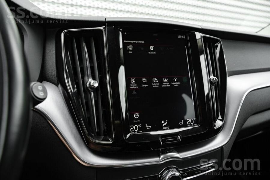 Pelēks Volvo XC60 2020 Rīga, ar dzinēja tilpumu 2.00 L un nobraukumu 68 tūkst. km par 29350 €, foto 16 vietnē AUTOMOTO.COM.LV