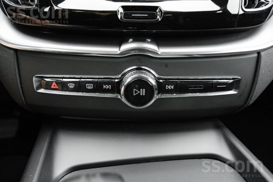 Pelēks Volvo XC60 2020 Rīga, ar dzinēja tilpumu 2.00 L un nobraukumu 68 tūkst. km par 29350 €, foto 21 vietnē AUTOMOTO.COM.LV