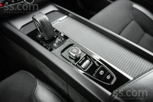 Pelēks Volvo XC60 2020 Rīga, ar dzinēja tilpumu 2.00 L un nobraukumu 68 tūkst. km par 29350 €, foto 22 vietnē AUTOMOTO.COM.LV