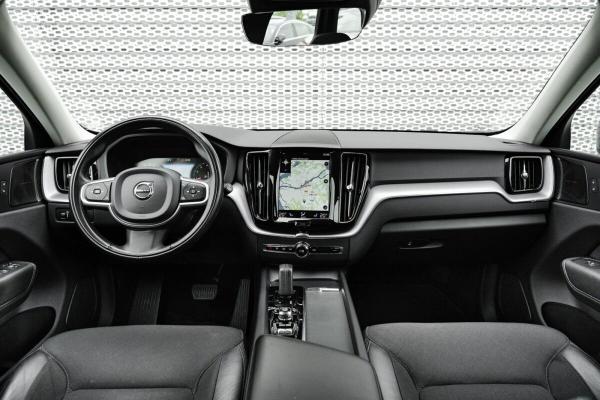 Grey Volvo XC60 2020 in Marupe, with an engine capacity of 2.00 L and mileage of 68 thousand km for 29350 €, photo 6 on AUTOMOTO.COM.LV