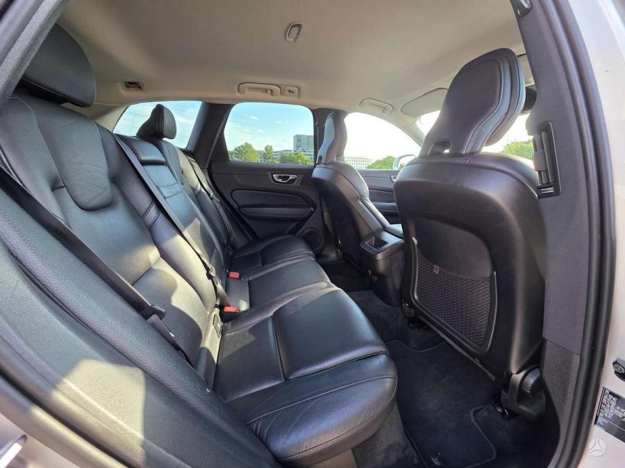 Pelēks Volvo XC60 2020 Viļņa, ar dzinēja tilpumu 1.97 L un nobraukumu 243 tūkst. km par 15999 €, foto 24 vietnē AUTOMOTO.COM.LV