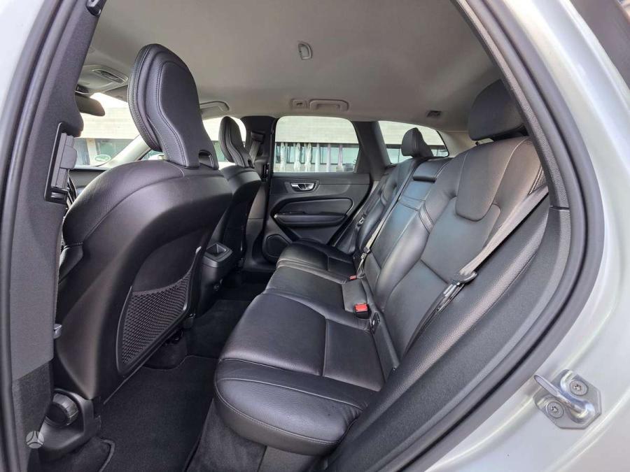 Pelēks Volvo XC60 2020 Viļņa, ar dzinēja tilpumu 1.97 L un nobraukumu 243 tūkst. km par 15999 €, foto 25 vietnē AUTOMOTO.COM.LV