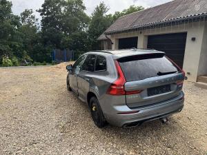 Grey Volvo XC60 2020 in Akmene, with an engine capacity of 1.97 L and mileage of 95 thousand km for 11000 €, photo 5 on AUTOMOTO.COM.LV
