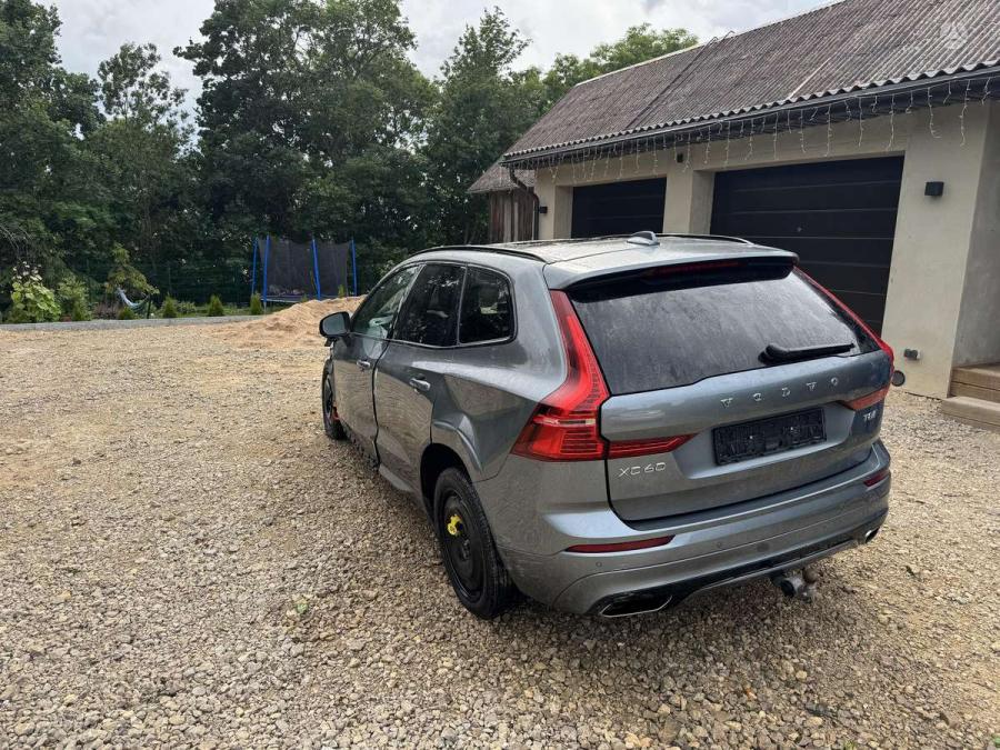 Grey Volvo XC60 2020 in Akmene, with an engine capacity of 1.97 L and mileage of 95 thousand km for 11000 €, photo 5 on AUTOMOTO.COM.LV