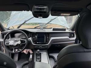 Grey Volvo XC60 2020 in Akmene, with an engine capacity of 1.97 L and mileage of 95 thousand km for 11000 €, photo 8 on AUTOMOTO.COM.LV