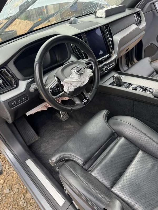 Pelēks Volvo XC60 2020 Akmenė, ar dzinēja tilpumu 1.97 L un nobraukumu 95 tūkst. km par 11000 €, foto 8 vietnē AUTOMOTO.COM.LV
