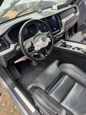 Grey Volvo XC60 2020 in Akmene, with an engine capacity of 1.97 L and mileage of 95 thousand km for 11000 €, photo 9 on AUTOMOTO.COM.LV