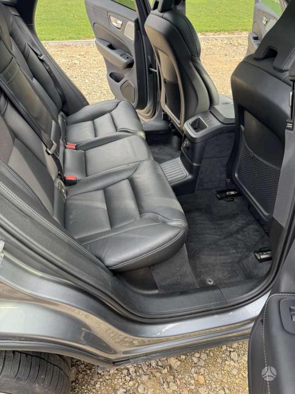 Pelēks Volvo XC60 2020 Akmenė, ar dzinēja tilpumu 1.97 L un nobraukumu 95 tūkst. km par 11000 €, foto 10 vietnē AUTOMOTO.COM.LV
