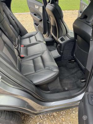 Grey Volvo XC60 2020 in Akmene, with an engine capacity of 1.97 L and mileage of 95 thousand km for 11000 €, photo 11 on AUTOMOTO.COM.LV