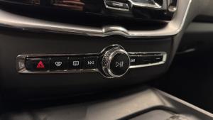 Grey Volvo XC60 2020 in Riga, with an engine capacity of 2.00 L and mileage of 165 thousand km for 23990 €, photo 15 on AUTOMOTO.COM.LV
