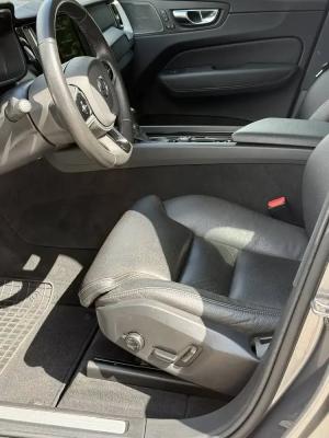 Pelēks Volvo XC60 2020 Rīga, ar dzinēja tilpumu 2.00 L un nobraukumu 105 tūkst. km par 24200 €, foto 6 vietnē AUTOMOTO.COM.LV