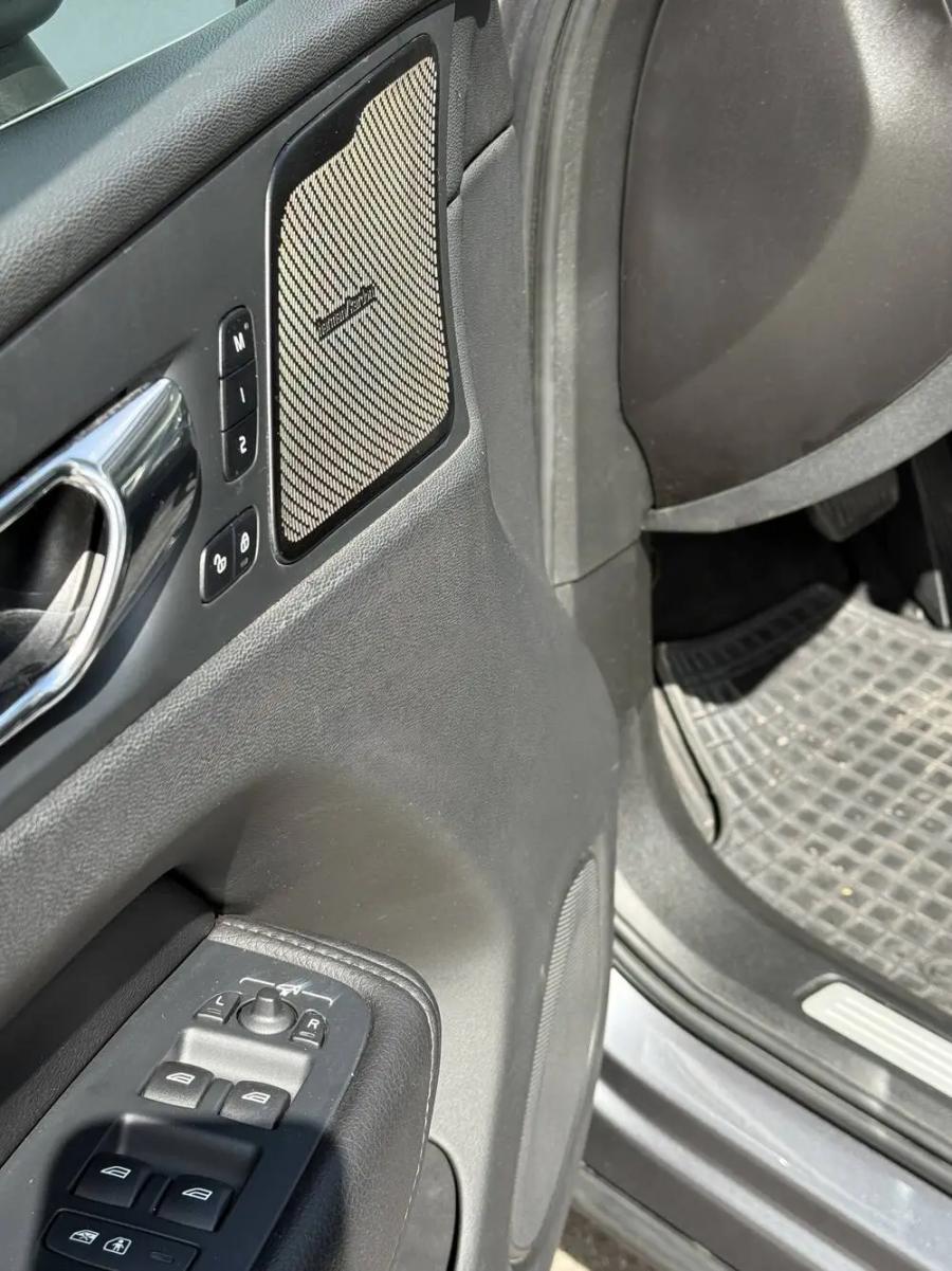 Pelēks Volvo XC60 2020 Rīga, ar dzinēja tilpumu 2.00 L un nobraukumu 105 tūkst. km par 24200 €, foto 7 vietnē AUTOMOTO.COM.LV