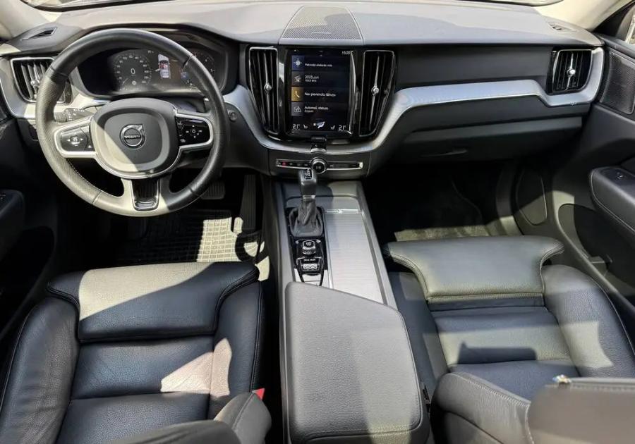 Pelēks Volvo XC60 2020 Rīga, ar dzinēja tilpumu 2.00 L un nobraukumu 105 tūkst. km par 24200 €, foto 12 vietnē AUTOMOTO.COM.LV