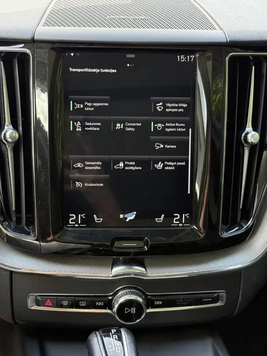 Pelēks Volvo XC60 2020 Rīga, ar dzinēja tilpumu 2.00 L un nobraukumu 105 tūkst. km par 24200 €, foto 14 vietnē AUTOMOTO.COM.LV