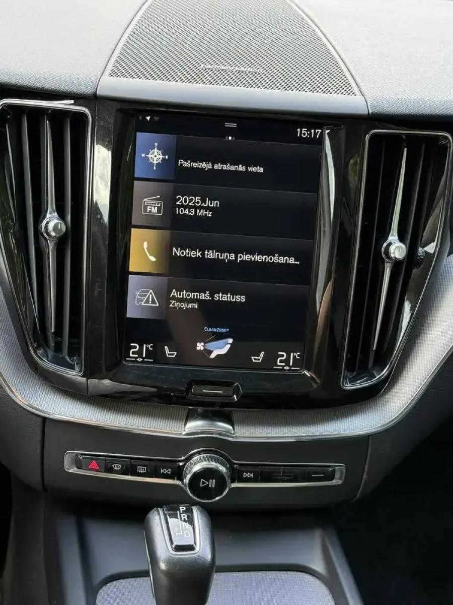 Pelēks Volvo XC60 2020 Rīga, ar dzinēja tilpumu 2.00 L un nobraukumu 105 tūkst. km par 24200 €, foto 16 vietnē AUTOMOTO.COM.LV