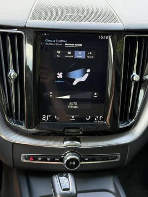 Pelēks Volvo XC60 2020 Rīga, ar dzinēja tilpumu 2.00 L un nobraukumu 105 tūkst. km par 24200 €, foto 17 vietnē AUTOMOTO.COM.LV