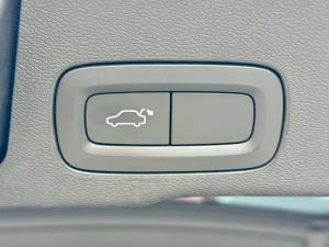 Pelēks Volvo XC60 2020 Rīga, ar dzinēja tilpumu 2.00 L un nobraukumu 105 tūkst. km par 24200 €, foto 24 vietnē AUTOMOTO.COM.LV