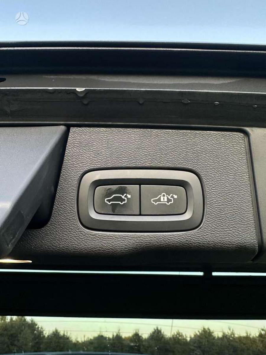 Pelēks Volvo XC60 2020 Tauragė, ar dzinēja tilpumu 1.97 L un nobraukumu 241 tūkst. km par 19850 €, foto 13 vietnē AUTOMOTO.COM.LV