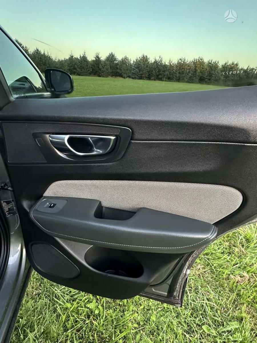 Pelēks Volvo XC60 2020 Tauragė, ar dzinēja tilpumu 1.97 L un nobraukumu 241 tūkst. km par 19850 €, foto 21 vietnē AUTOMOTO.COM.LV