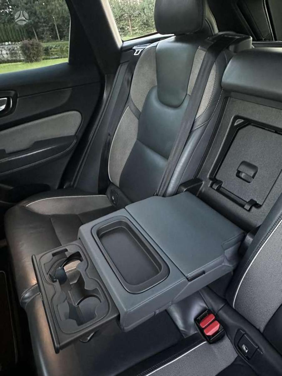 Pelēks Volvo XC60 2020 Tauragė, ar dzinēja tilpumu 1.97 L un nobraukumu 241 tūkst. km par 19850 €, foto 33 vietnē AUTOMOTO.COM.LV