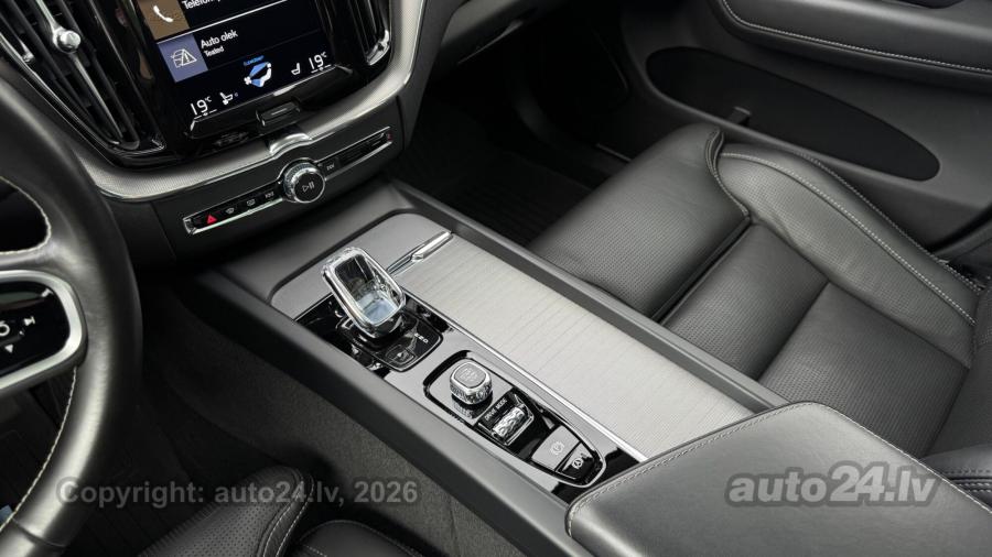 Pelēks Volvo XC60 2020 Tallina, ar dzinēja tilpumu 2.00 L un nobraukumu 120 tūkst. km par 34000 €, foto 13 vietnē AUTOMOTO.COM.LV