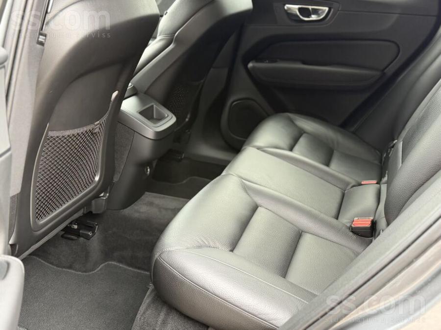 Grey Volvo XC60 2020 in Riga, with an engine capacity of 2.00 L and mileage of 229 thousand km for 23500 €, photo 20 on AUTOMOTO.COM.LV