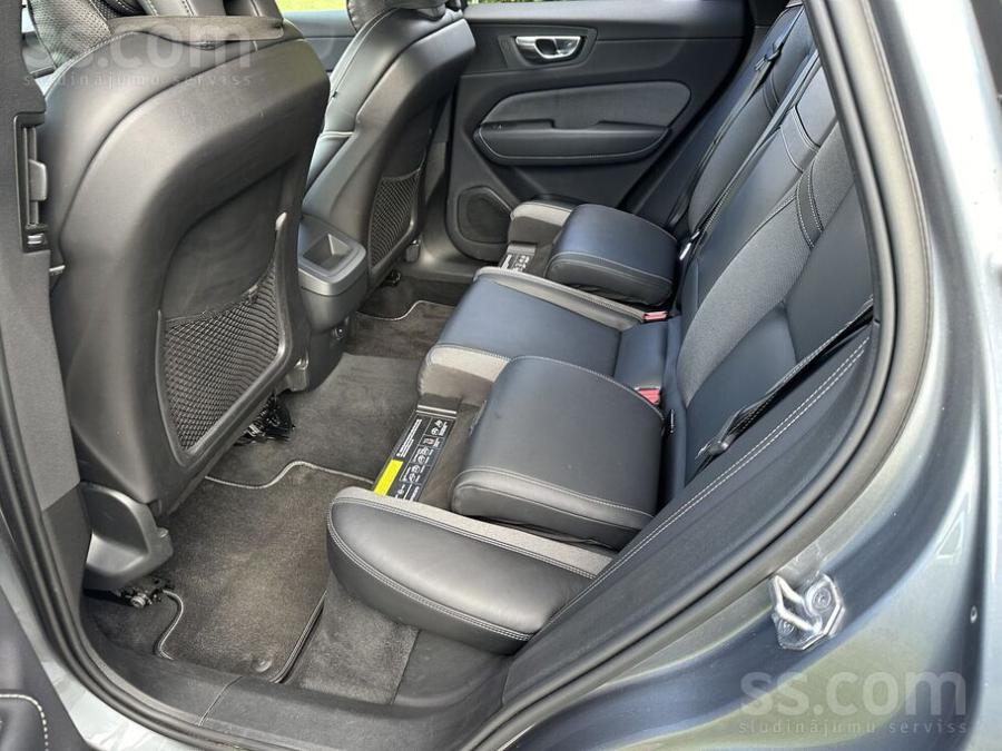 Pelēks Volvo XC60 2021 Rīga, ar dzinēja tilpumu 2.00 L un nobraukumu 33 tūkst. km par 39500 €, foto 27 vietnē AUTOMOTO.COM.LV