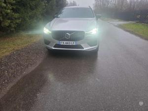 Grey Volvo XC60 2021 in Kaunas, with an engine capacity of 2.00 L and mileage of 280 thousand km for 20500 €, photo 9 on AUTOMOTO.COM.LV