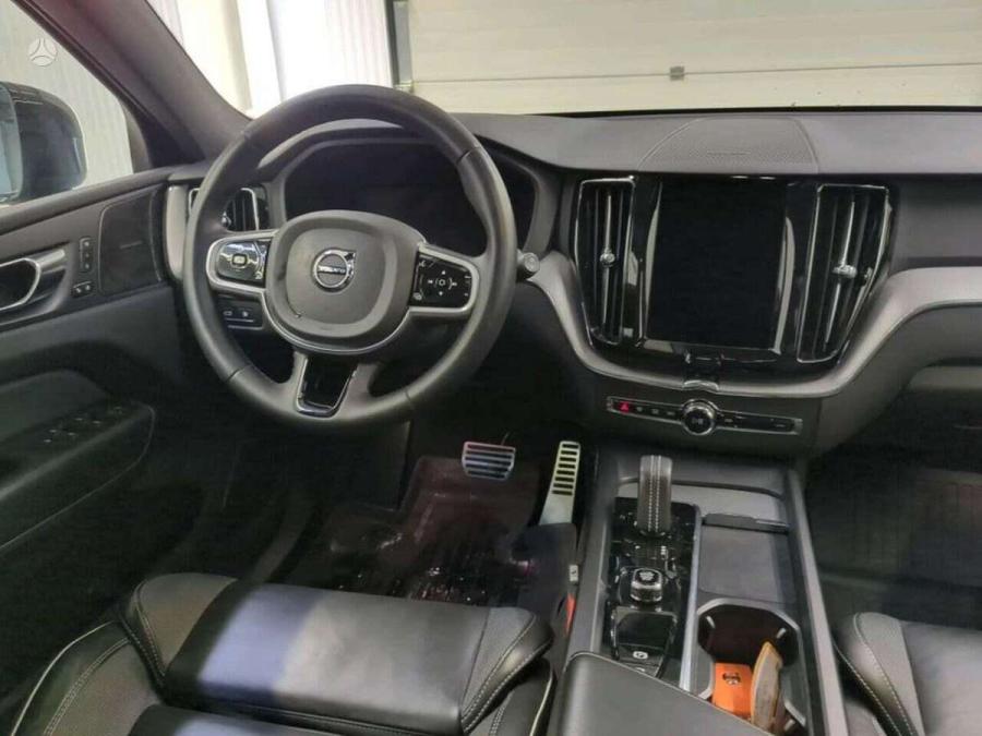 Pelēks Volvo XC60 2021 Viļņa, ar dzinēja tilpumu 1.97 L un nobraukumu 165 tūkst. km par 30690 €, foto 8 vietnē AUTOMOTO.COM.LV