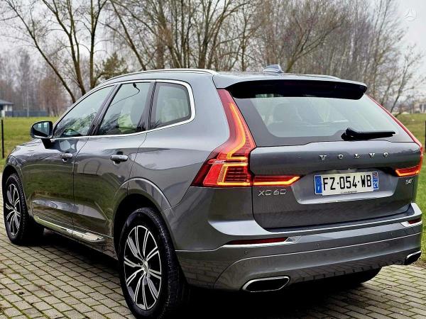 Grey Volvo XC60 2021 in Taurage, with an engine capacity of 1.97 L and mileage of 248 thousand km for 20500 €, photo 5 on AUTOMOTO.COM.LV
