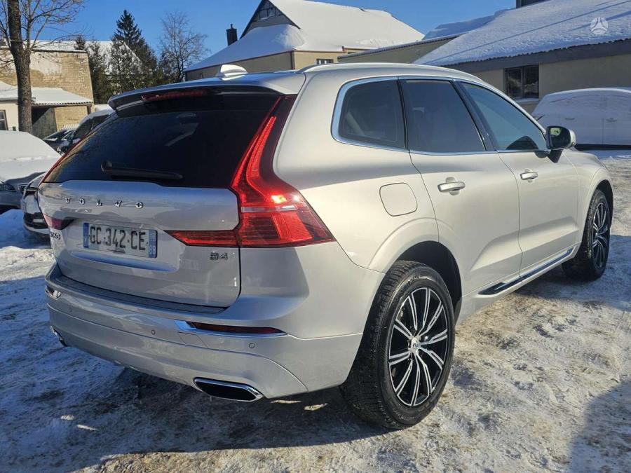 Grey Volvo XC60 2021 in Taurage, with an engine capacity of 1.97 L and mileage of 400 thousand km for 17000 €, photo 4 on AUTOMOTO.COM.LV