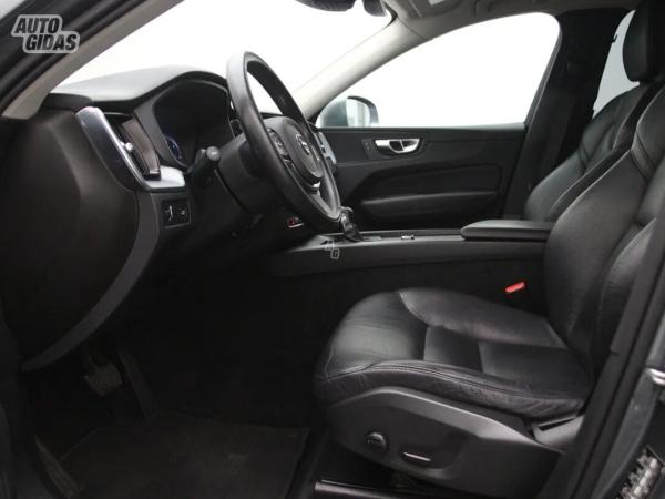 Grey Volvo XC60 2021 in Vilnius, with an engine capacity of 2.00 L and mileage of 220 thousand km for 22699 €, photo 4 on AUTOMOTO.COM.LV