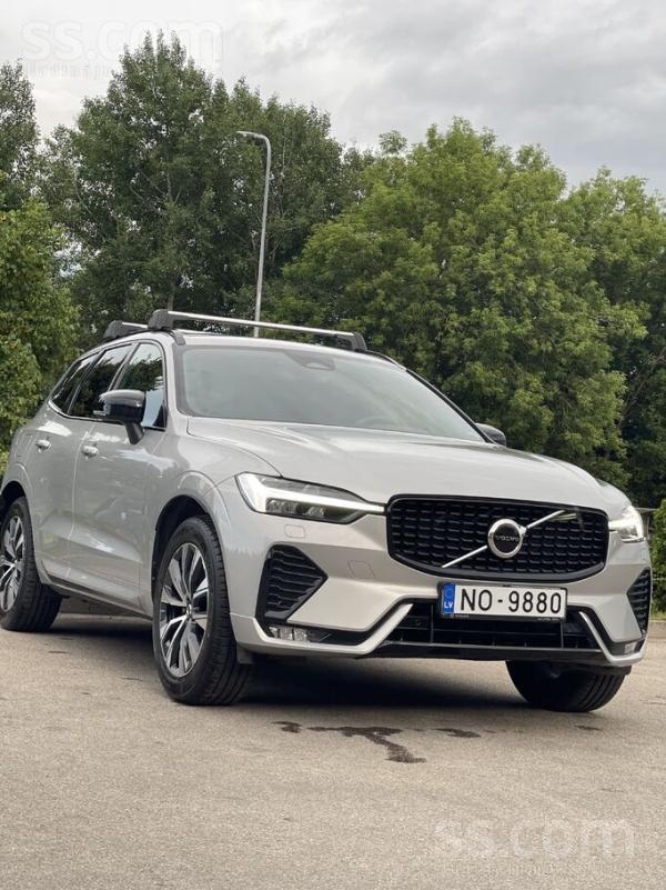 Grey Volvo XC60 2021 in Riga, with an engine capacity of 2.00 L and mileage of 110 thousand km for 27200 €, photo 3 on AUTOMOTO.COM.LV